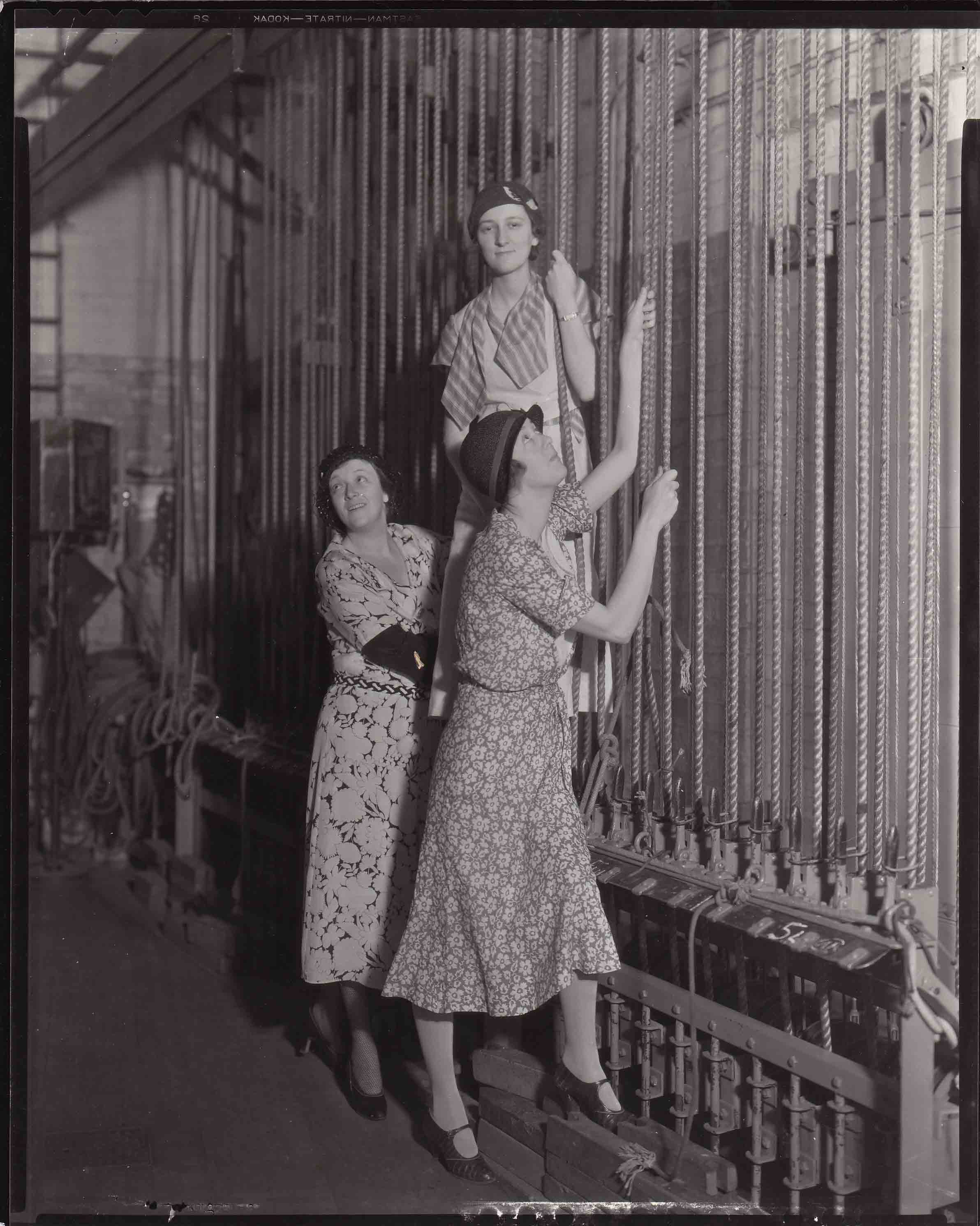 X-90-WOMEN-WORKING-RIGGING-CRDT-WHITE-STUDIO - Proctors Insider