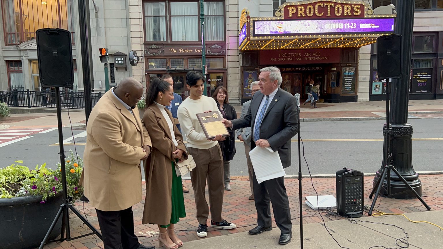 Proctors Collaborative, Disney paint Schenectady 'Aladdin' purple and ...